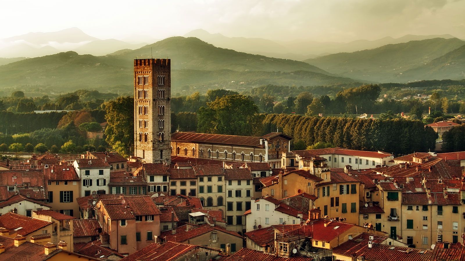 7 days exploring the charming Tuscan Isles by superyacht